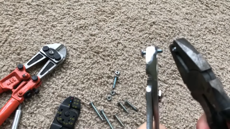 How to Cut a Bolt in a Tight Space? - ToolsProfy