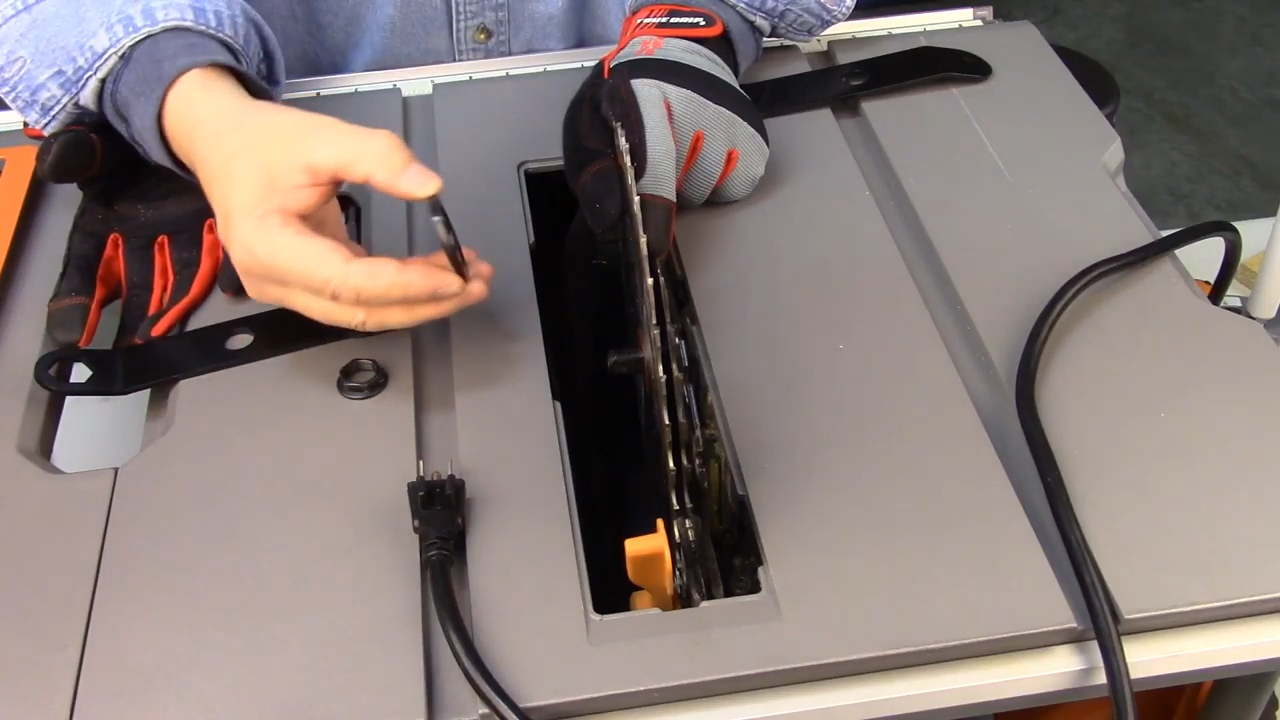 How to Change Blade on Ridgid Table Saw? - ToolsProfy