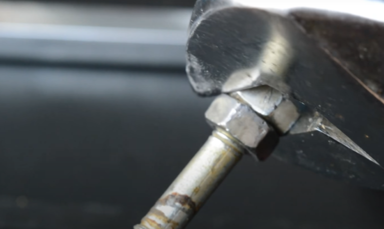 How to Cut a Chain Without Bolt Cutters? - ToolsProfy