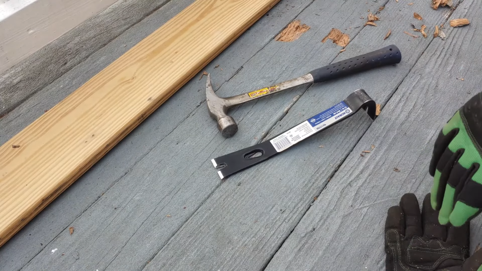 How to Remove Deck Boards That Are Screwed In? - ToolsProfy